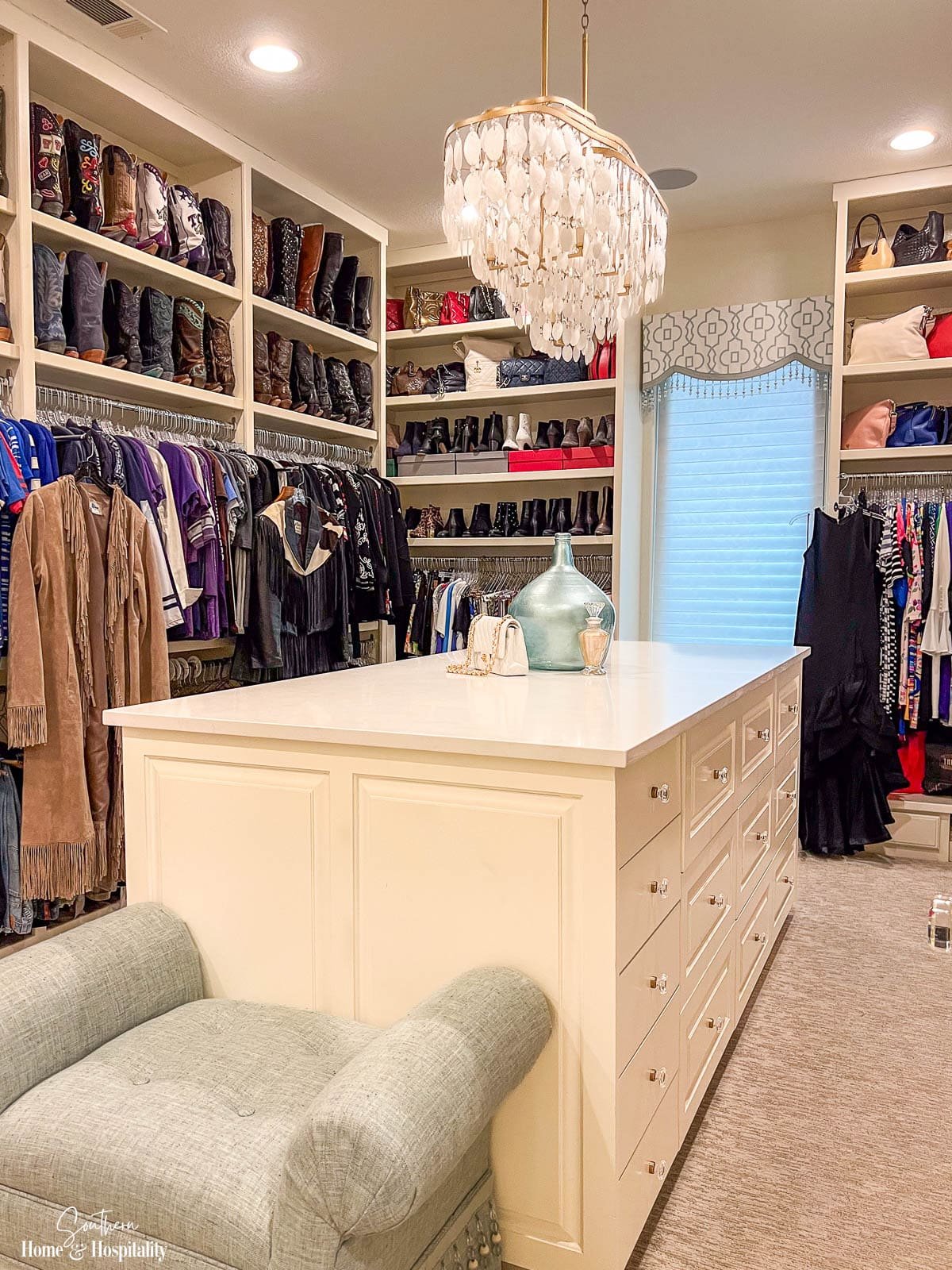 One Closet, Big Style: How to Stay Stylish with Only One Small Dorm ...
